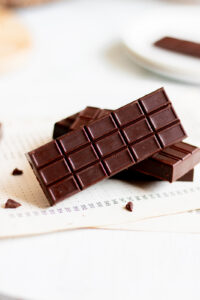 How to Make Vegan Dark Chocolate (only 5 ingredients) | Happy Vegannie